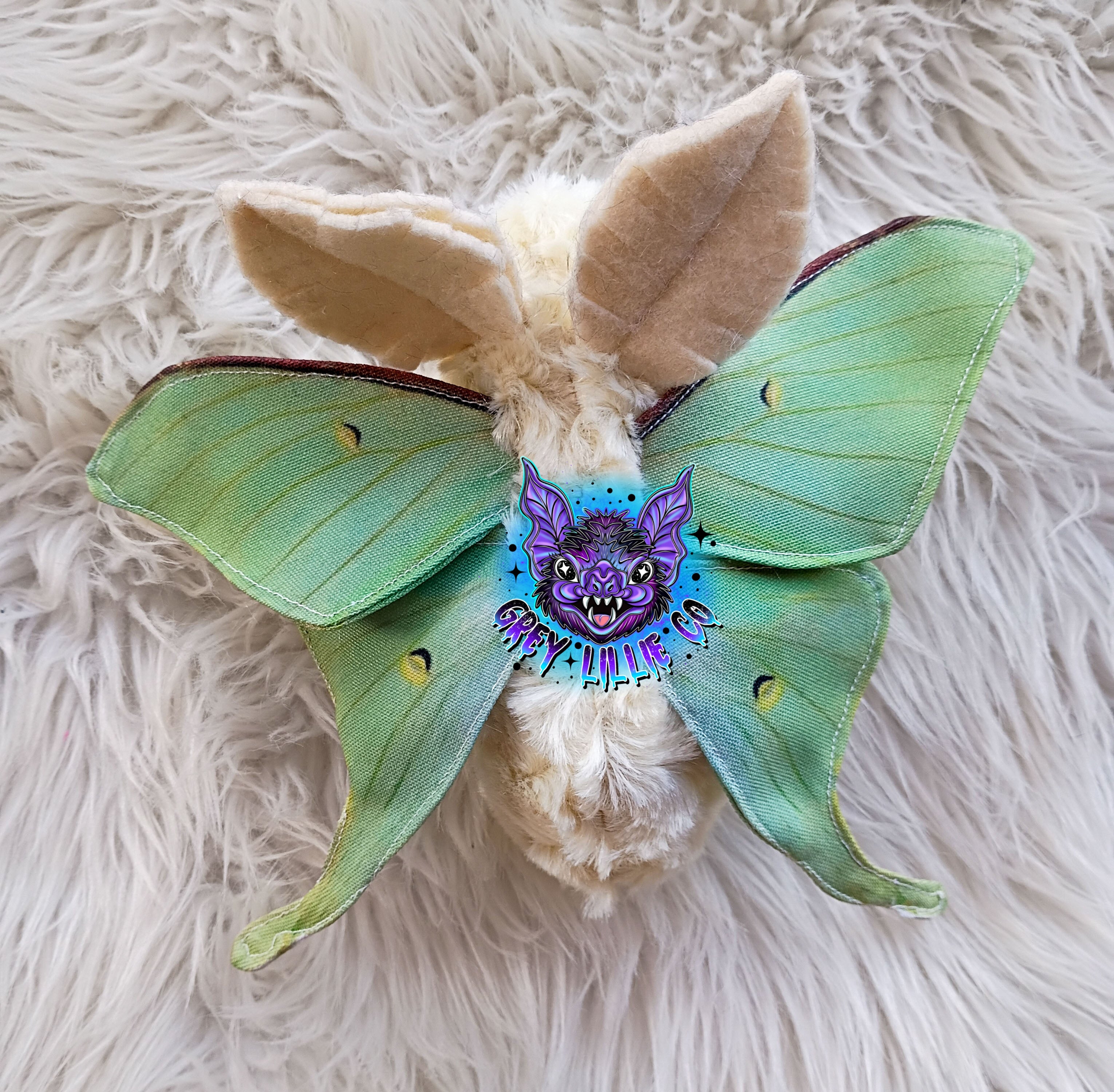 Luna Moth Plushie – GreyLillieCo